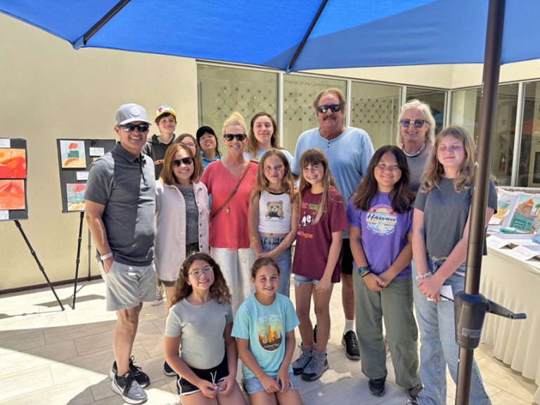 Pizza Box Plein Air Painting on Catalina | The Catalina Islander
